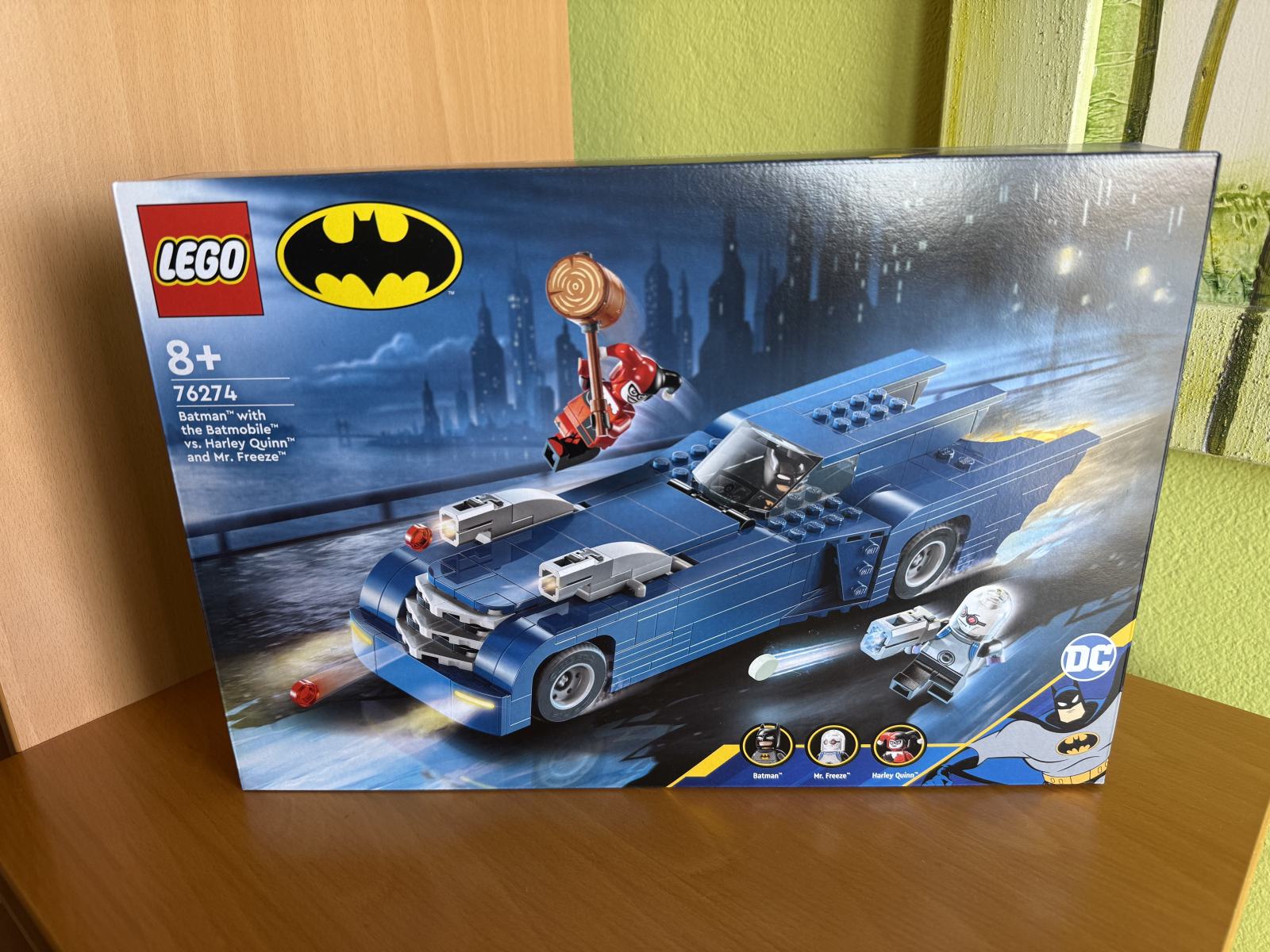 LEGO 76274 Batman with the Batmobile vs. Harley Quinn and Mr. Freeze