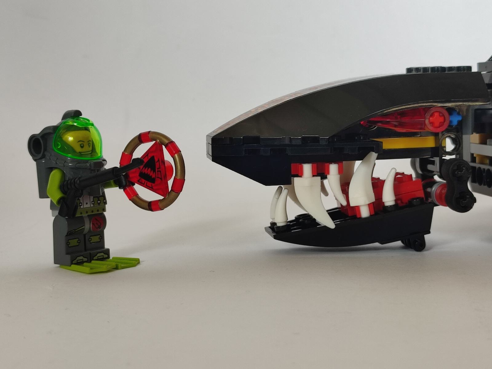 LEGO 8058 Guardian of the Deep (2010)