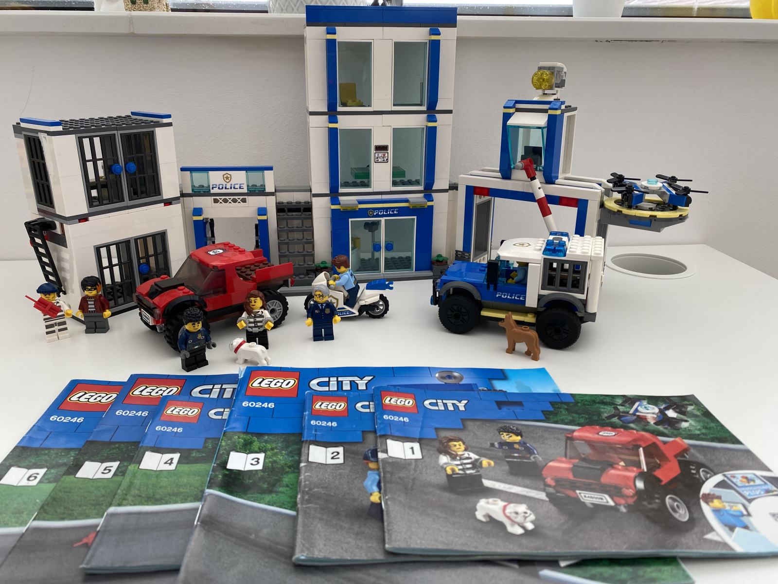 LEGO City Policijska postaja (60246)