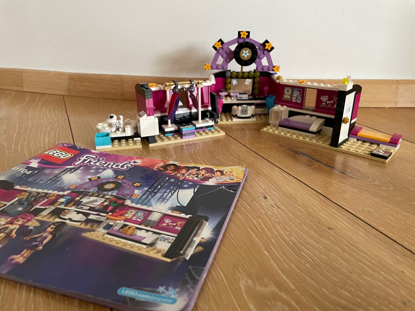LEGO friends 41104 Garderoba za zvezdnike
