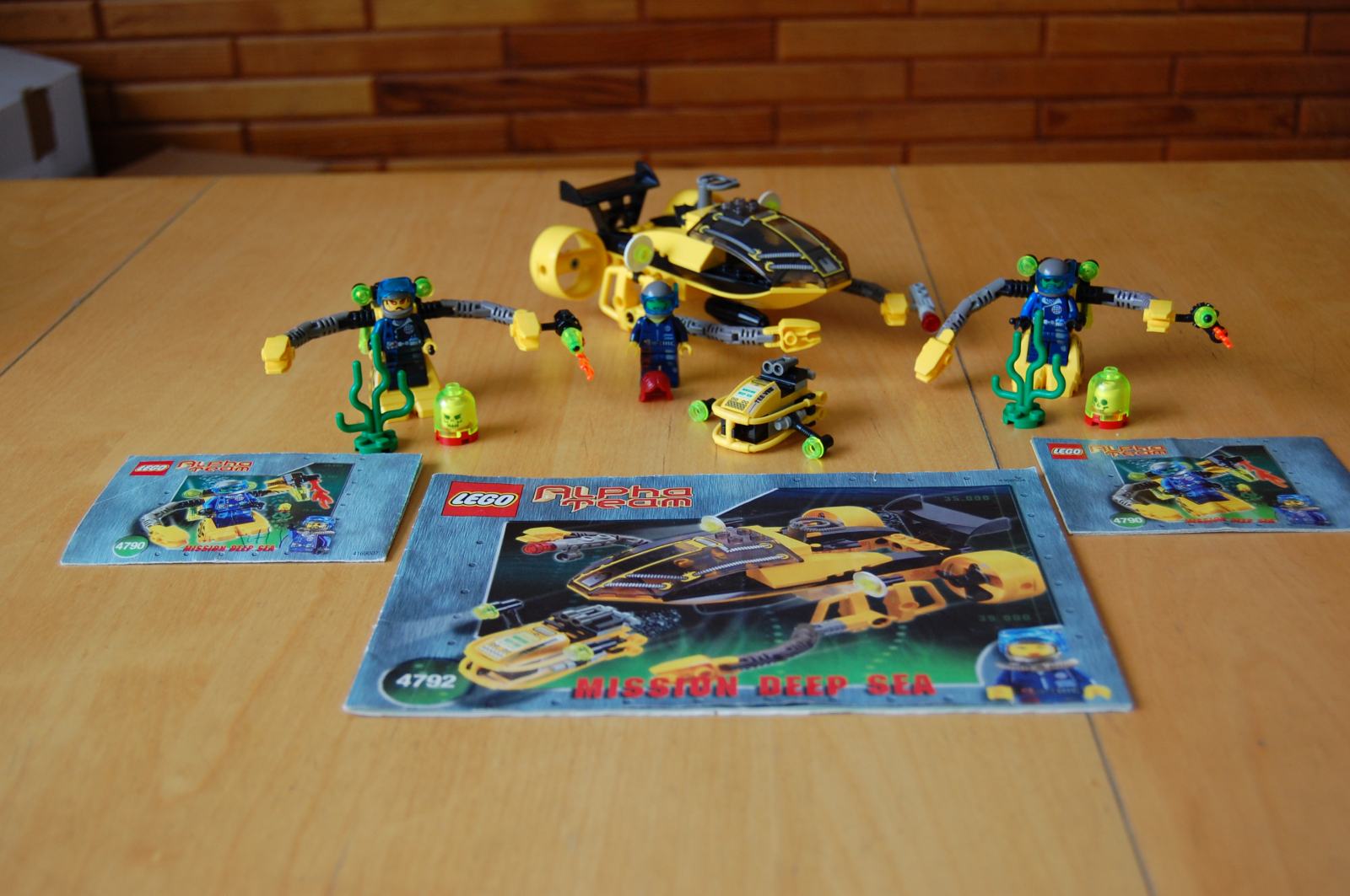 Lego kocke alpha team 4792 Alpha Team Navigator in 2× 4790 Robot Dive