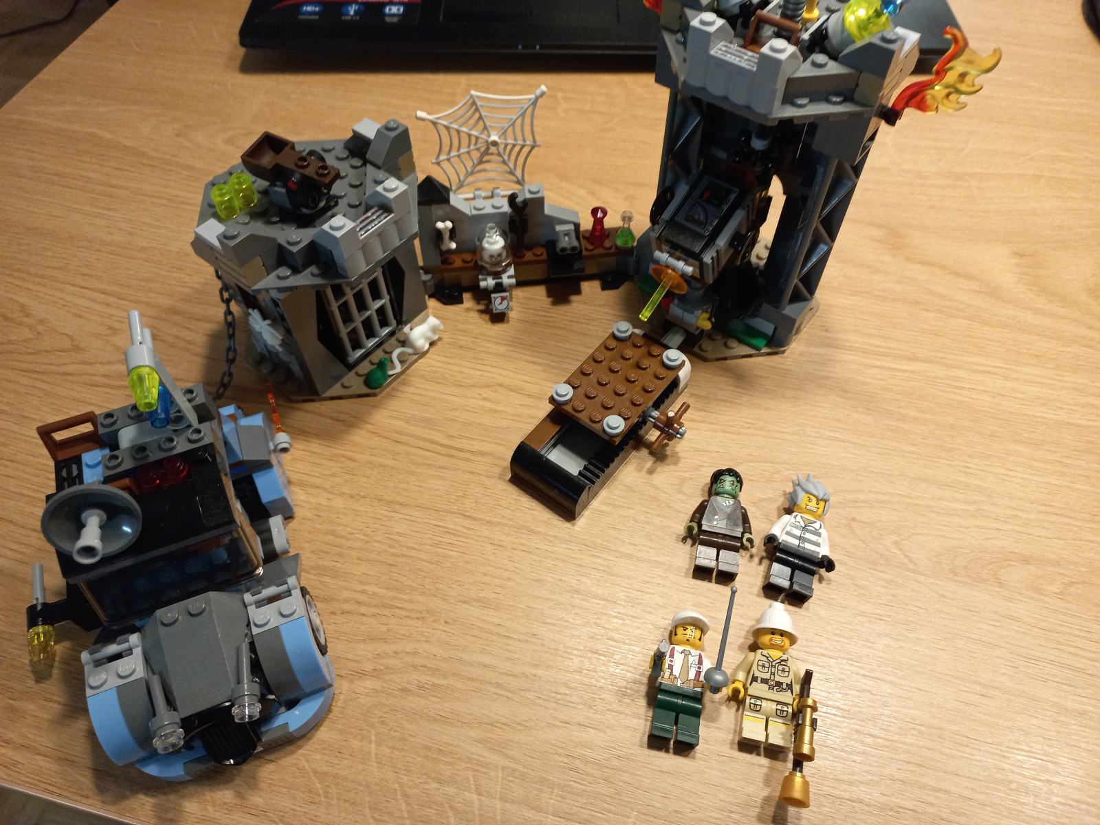 LEGO SET 9466 NORI ZNANSTVENIKI