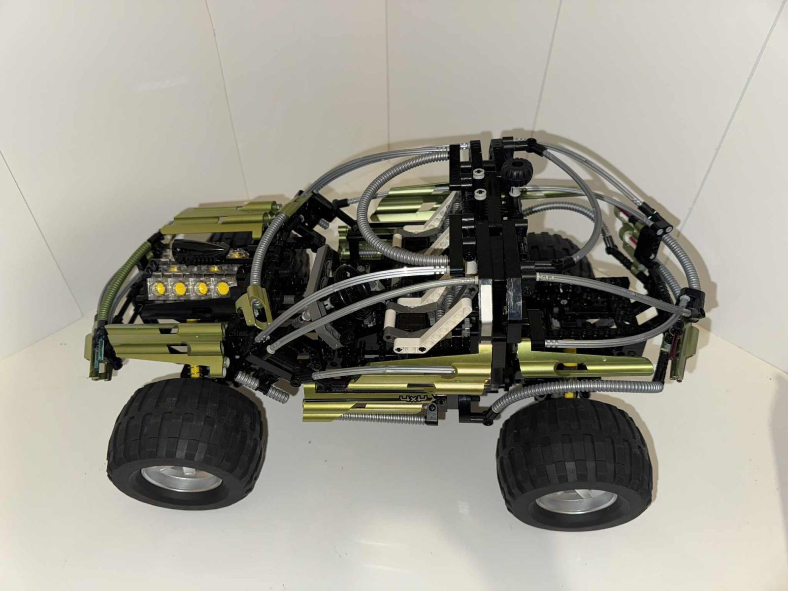 Lego Technic 8466 4 X 4 Off-Roader