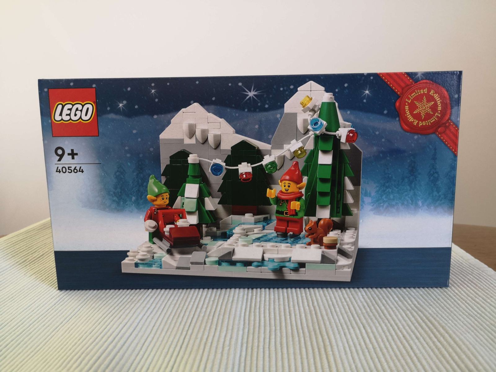 LEGO Winter Elves Scene 40564