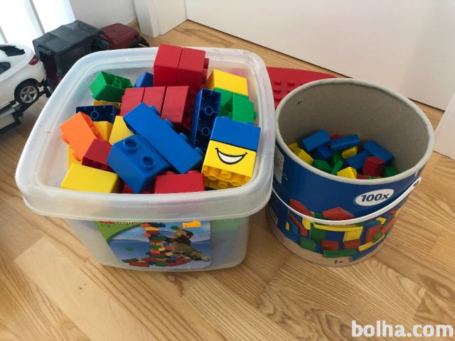 Lesene in plasticne kocke