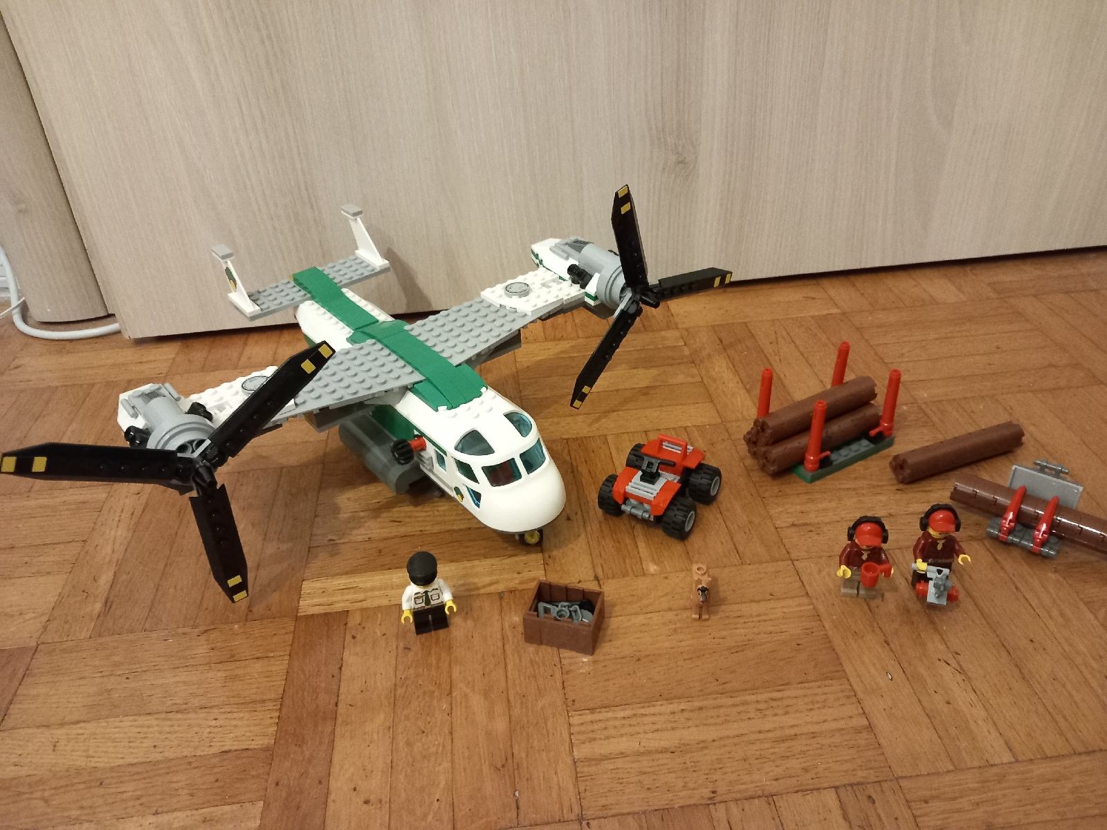 Prodam lego cargo letalo 60021
