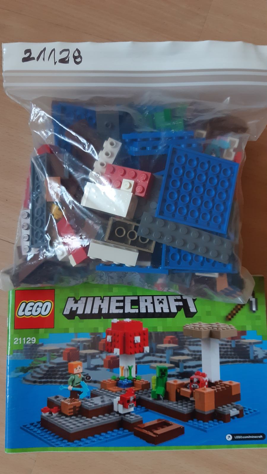 Prodam Minecraft Lego set The Mushroom Island