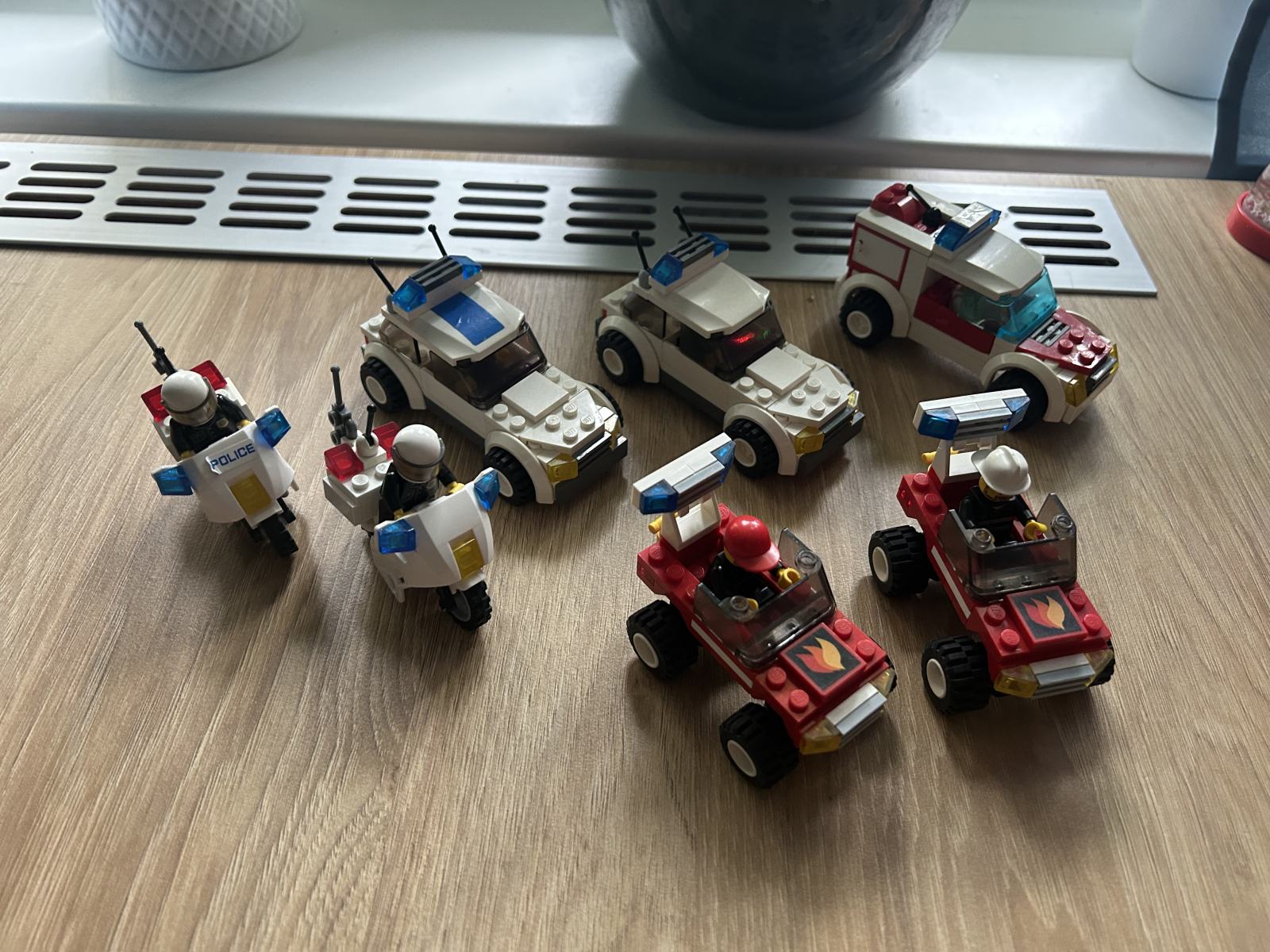 Več vrst intervencijskih vozil