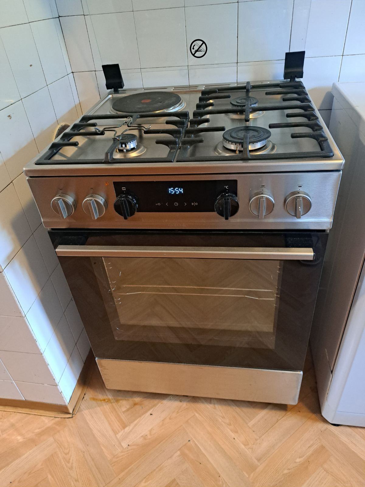 Kombiniran stedilnik s pecico Gorenje GK6C61XC