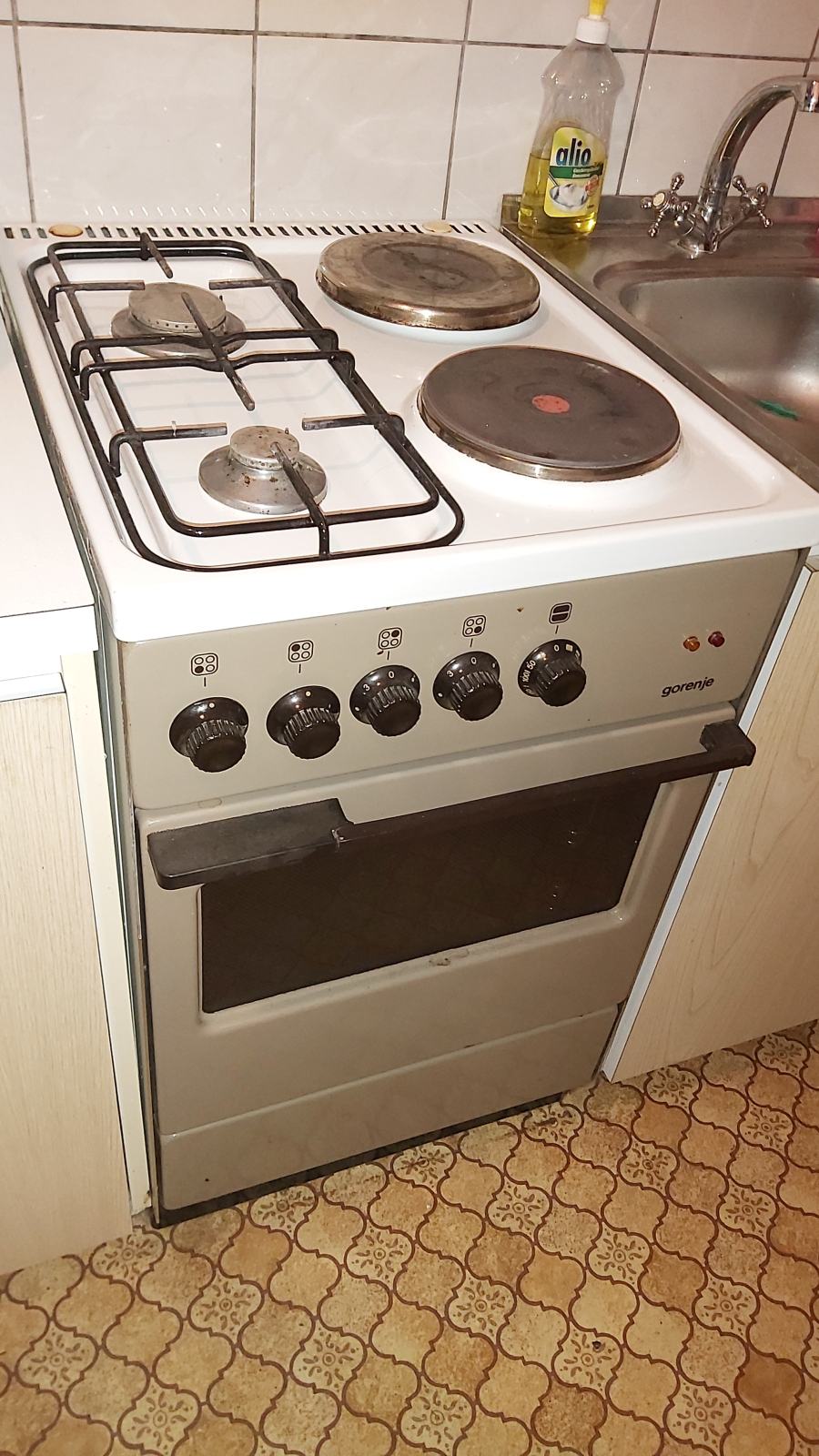 Samostojec stedilnik gorenje sirine 50 cm
