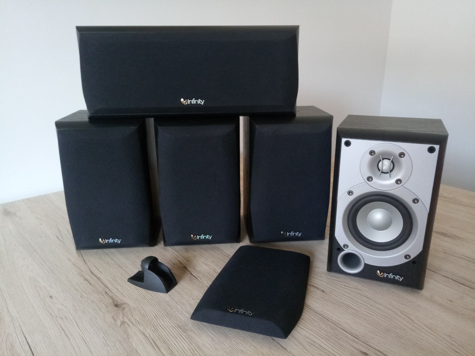 INFINITY PRIMUS HCS SATELITI