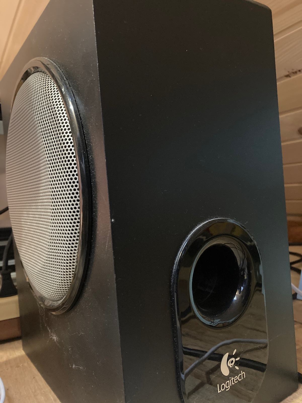 Logitech x-530 zvočniki 5.1