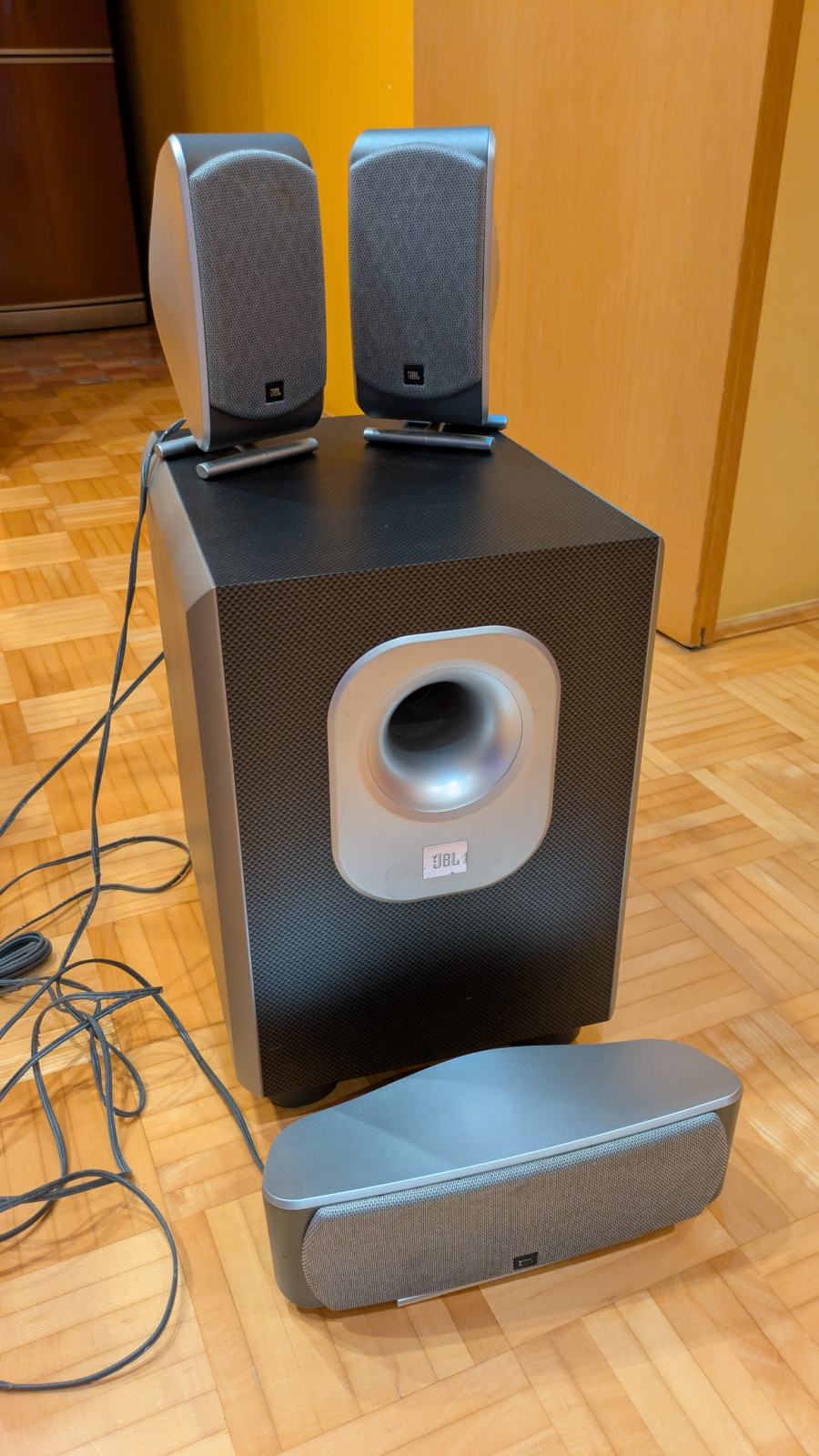 Podarim JBL SCS200.5 5.1 prostorske (surround) zvočnike