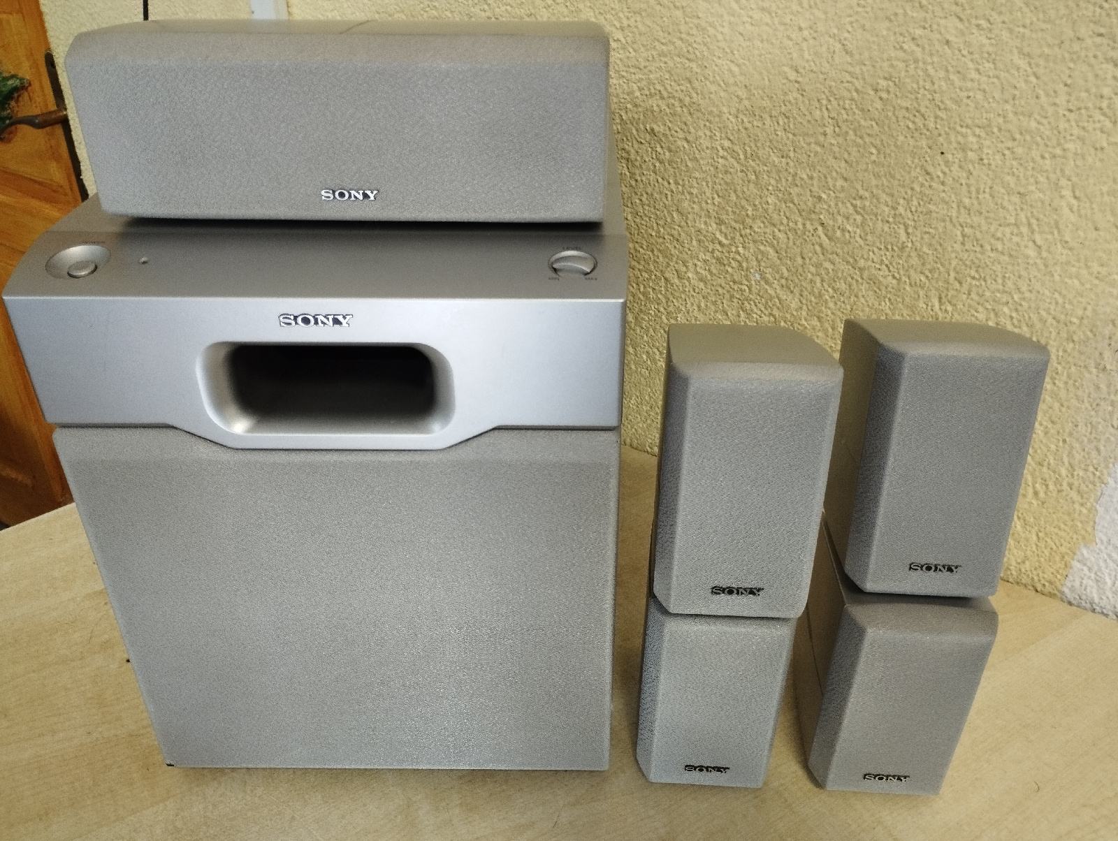 SONY SS-MSP 5.1 komplet zvočnikov, aktivni subwoofer