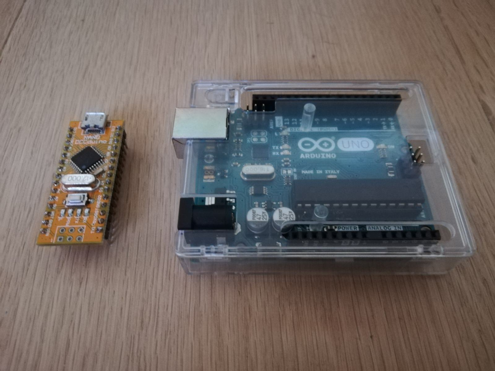 Arduino UNO R3 z ohišjem + NANO