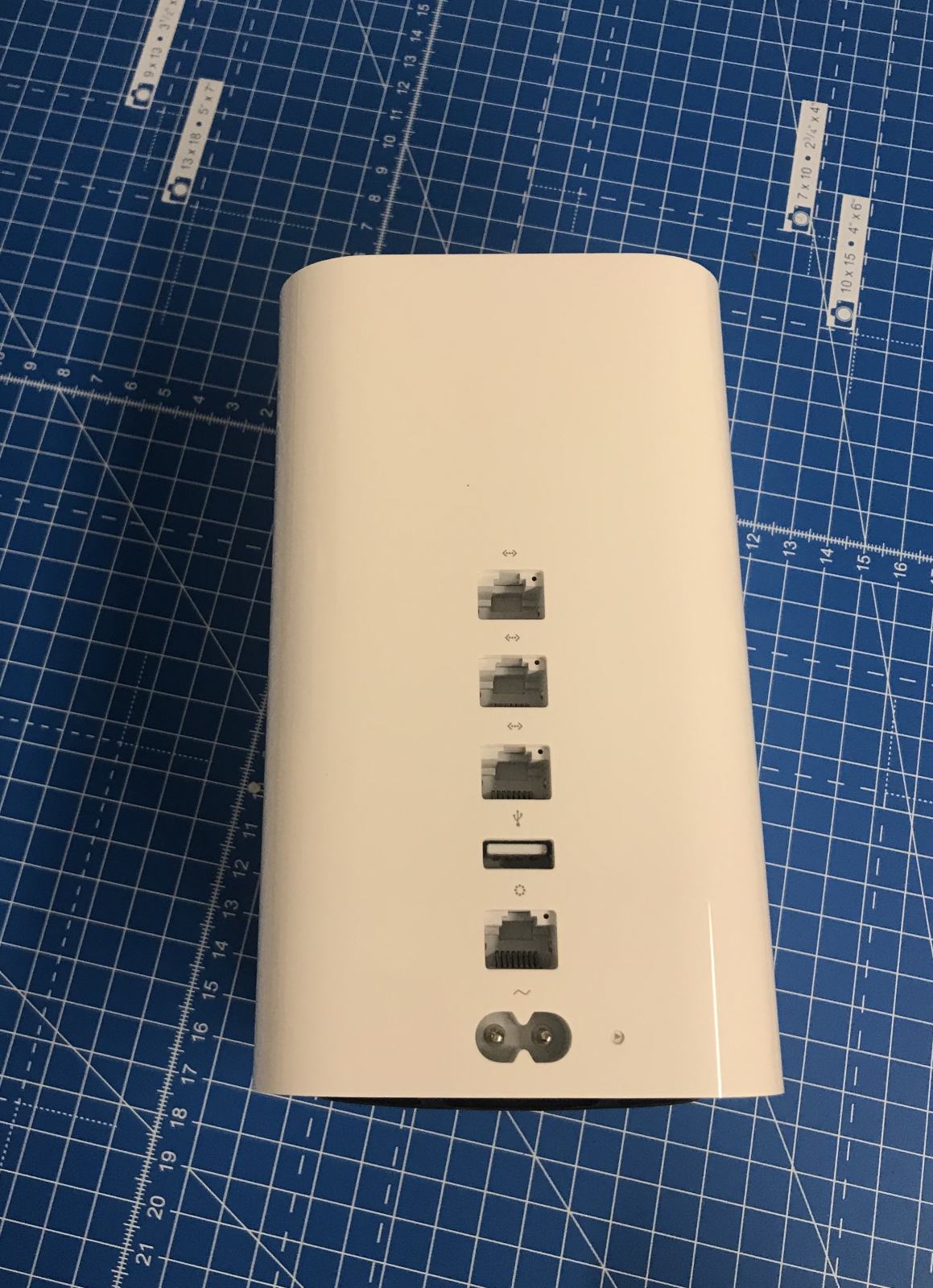 Apple AirPort Extreme Base Station 6th Gen Dual 802.11ac Wifi Router
