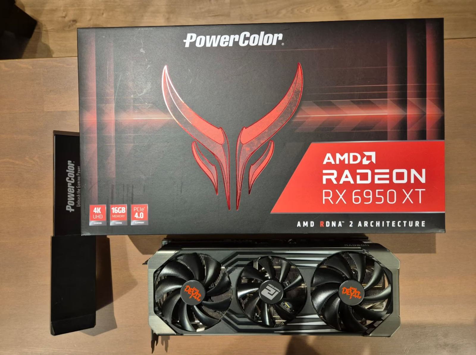 Grafična kartica PowerColor AMD Radeon RX 6950 XT Red Devil