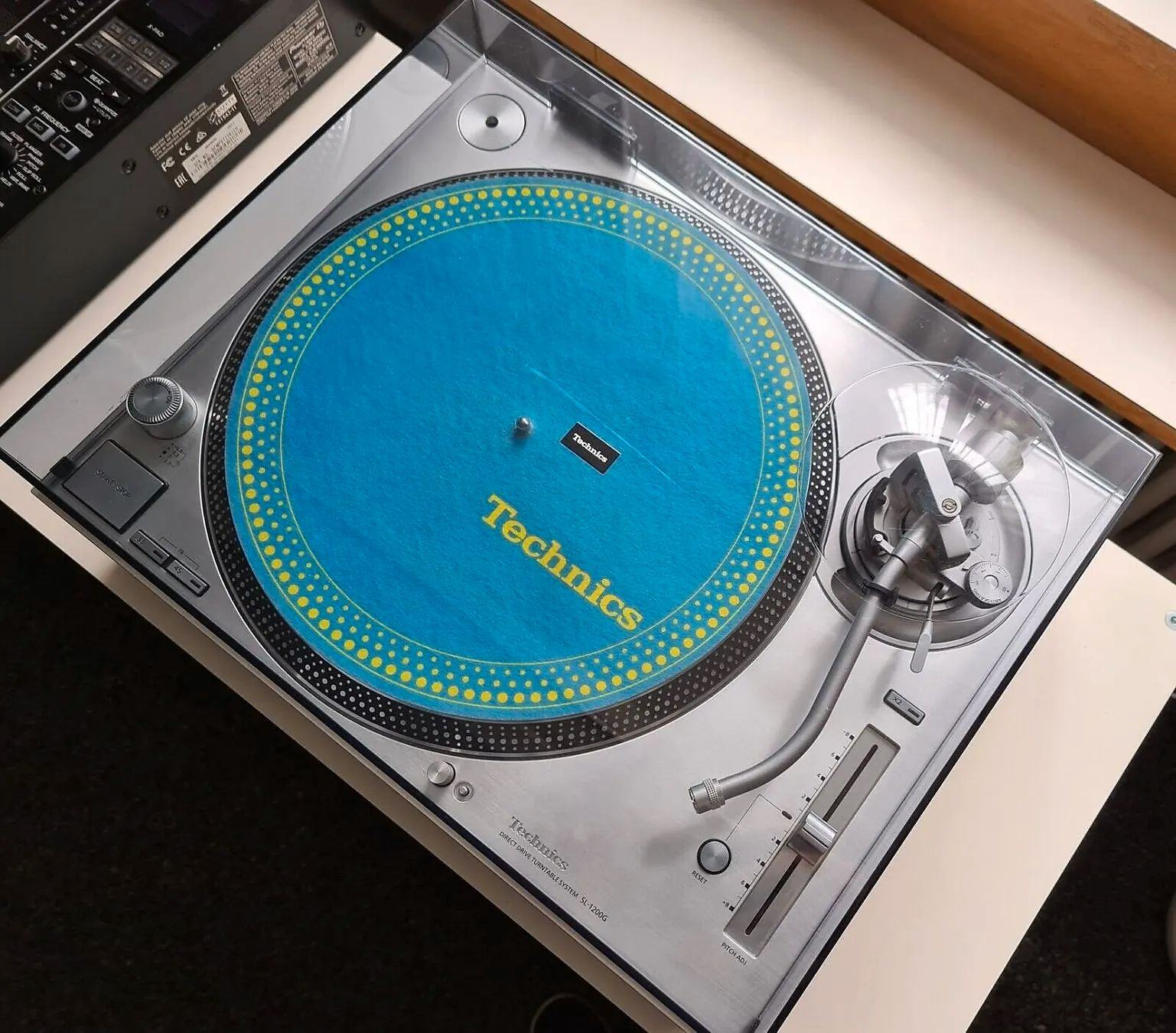 Gramofon Technics SL-1200G