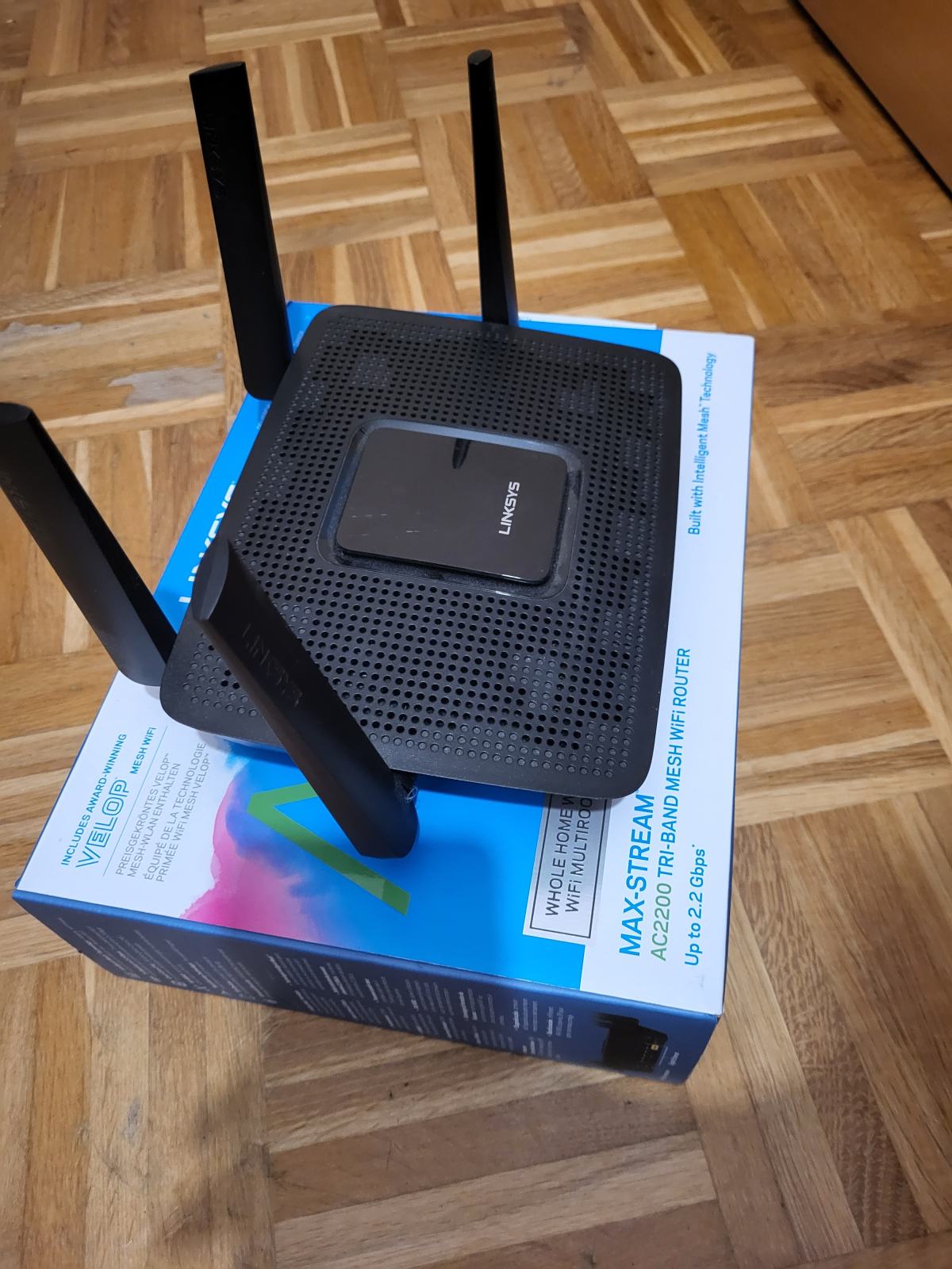 Linksys MR8300 MESH AC2200 usmerjevalnik