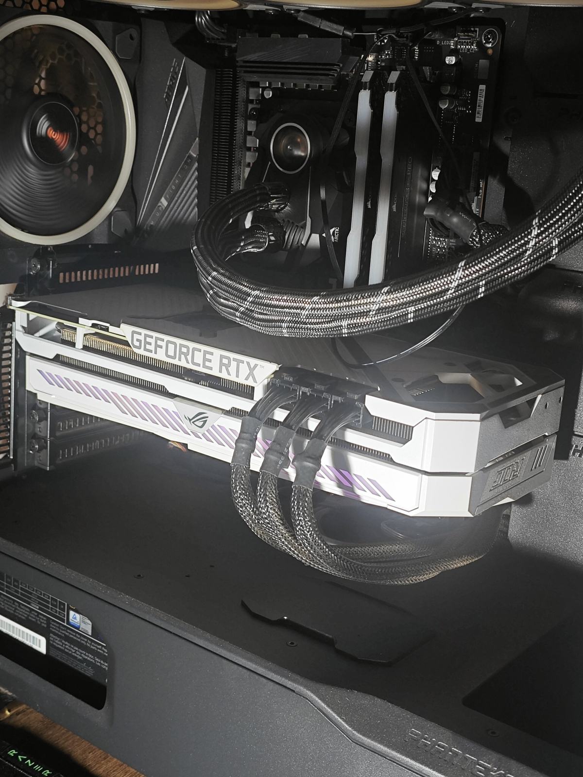 Rabljen : RTX 3080, AMD 5900x, 16GB Ram, 1000W Napajalnik, AIO