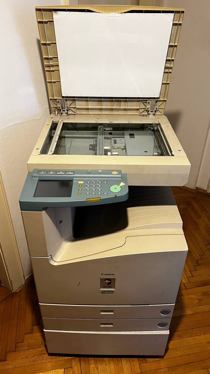 Kopirni stroj Canon IR2200