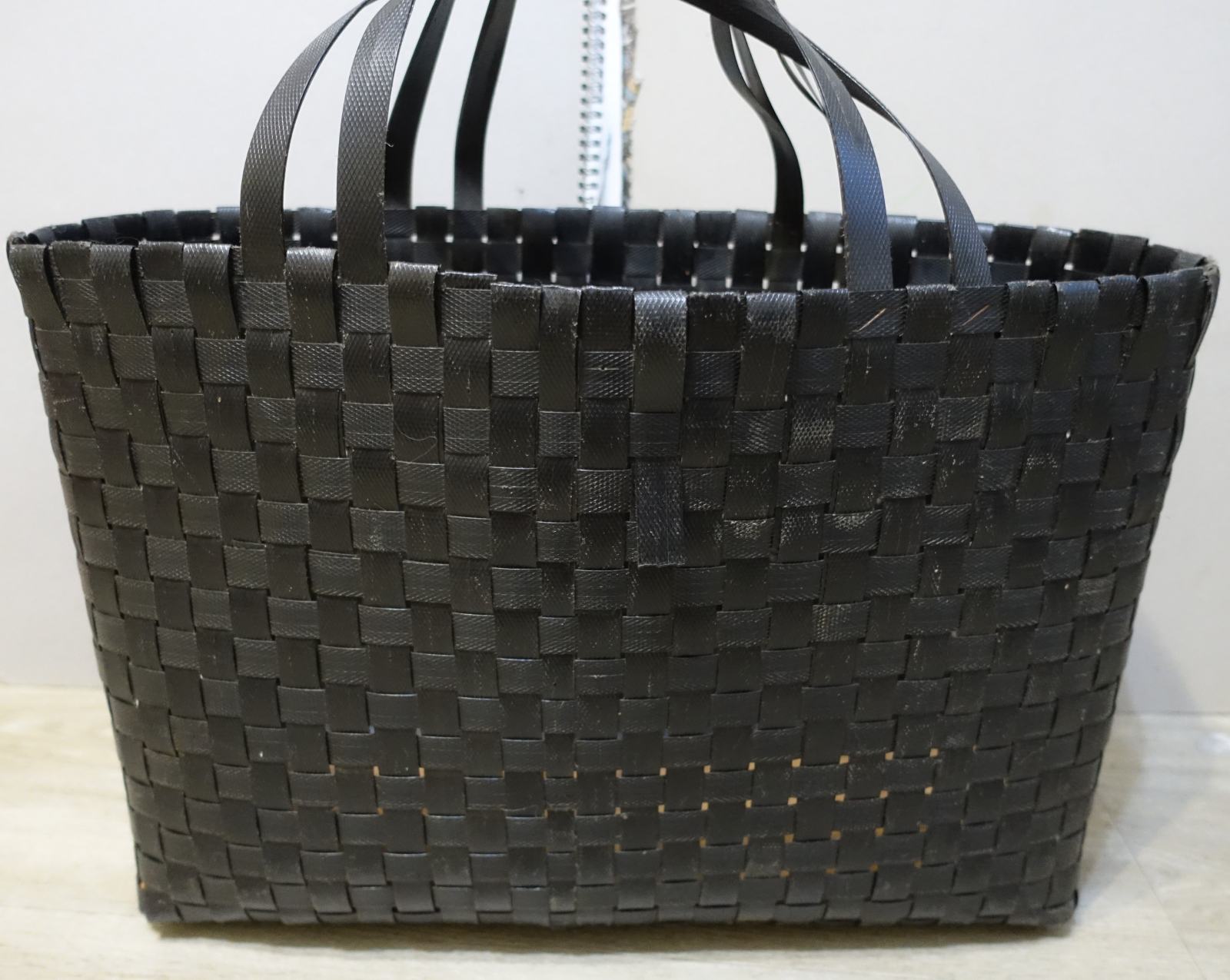 Cekar iz umetnega materiala 46 x 15 x 31 cm