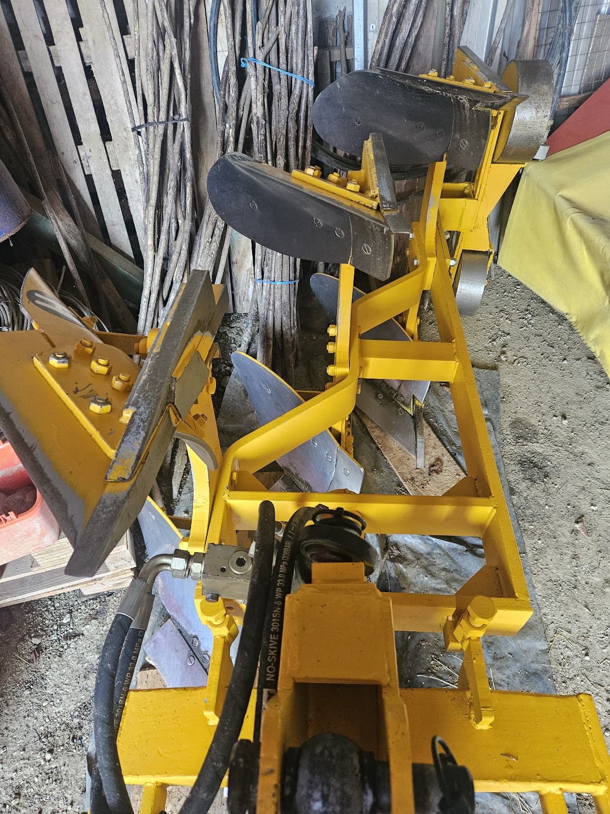 plug trobrazni okretac