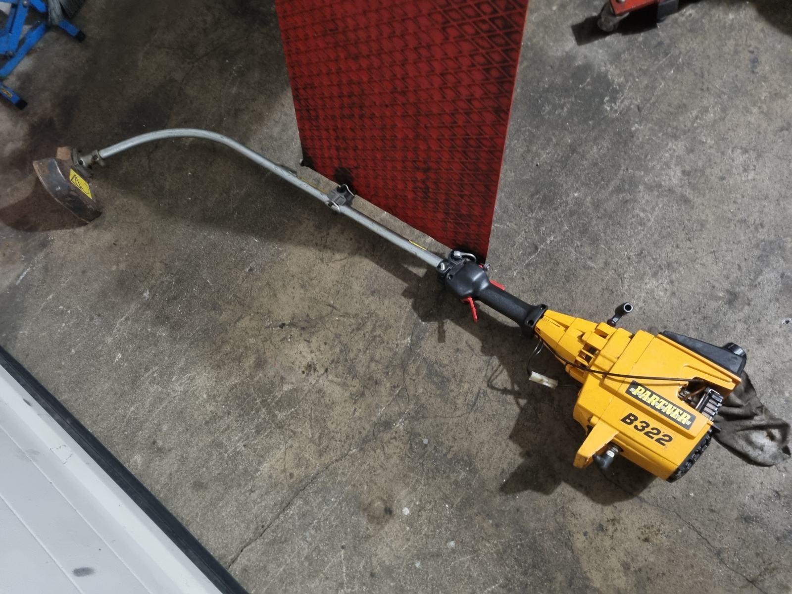 Partner B322 kosilnica na nitko laksarca nitkarca