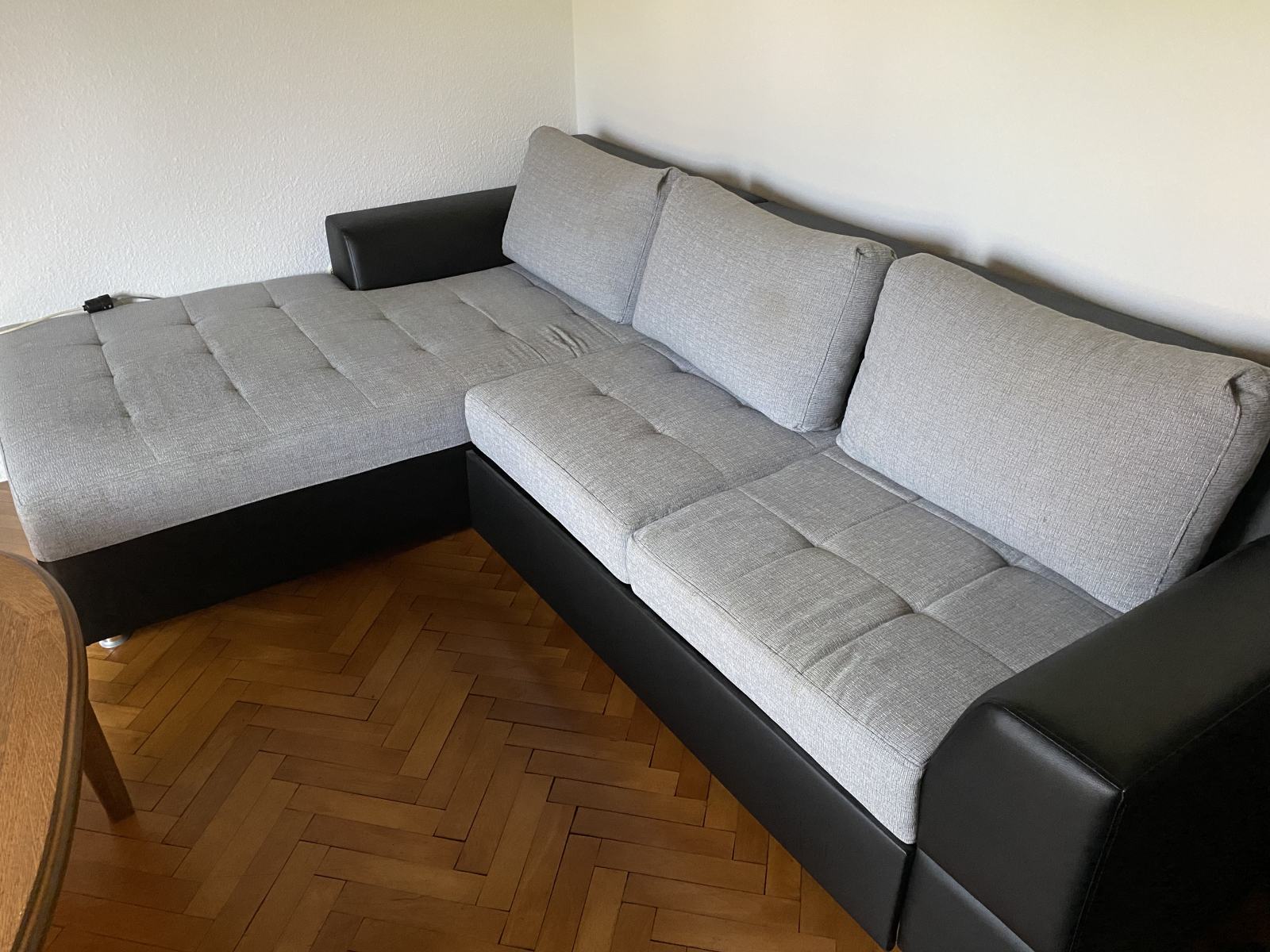 Kotna sedezna garnitura 2,8 m kot 1,97 x100