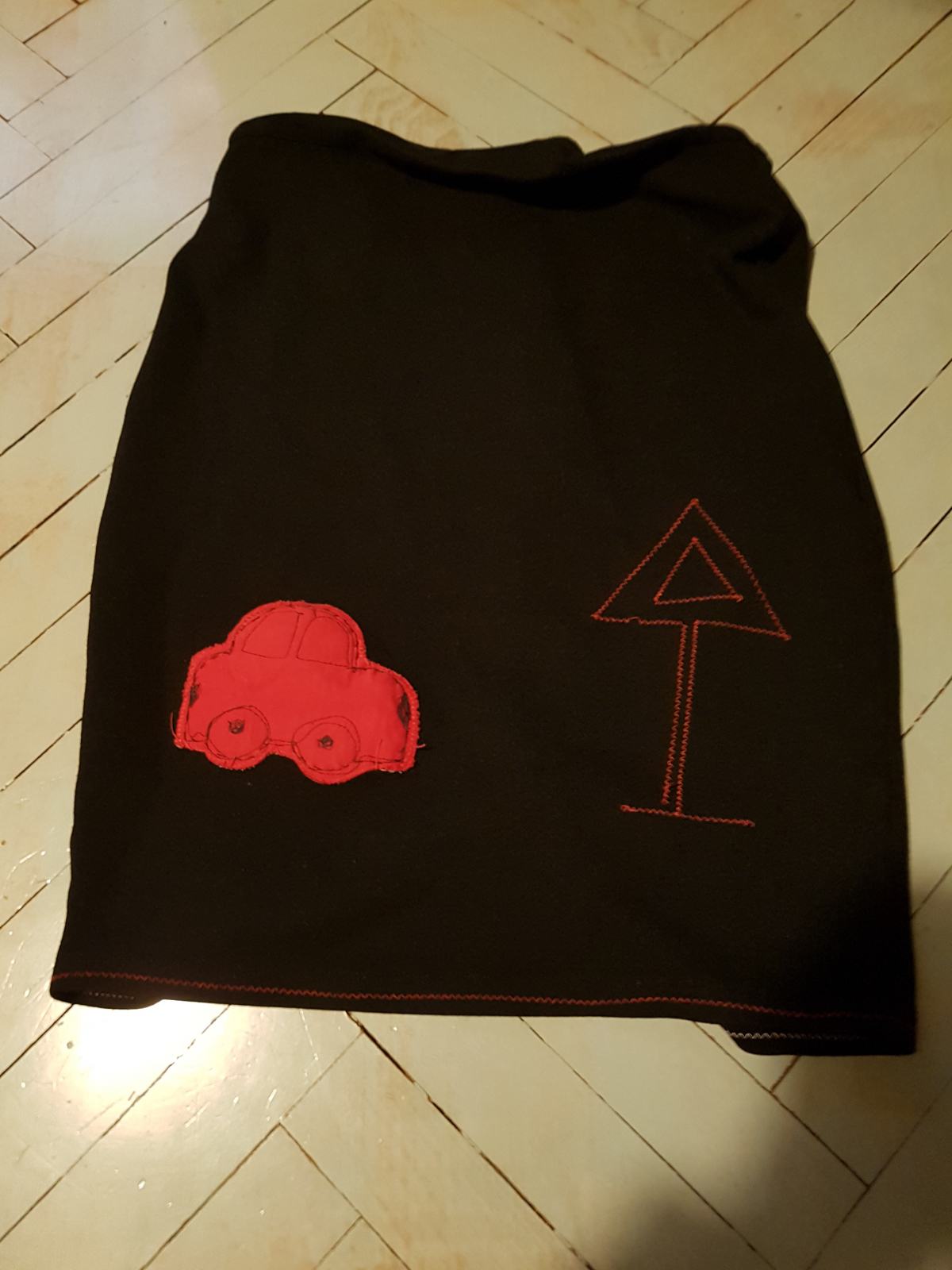 Predelano črno krilo iz elastana št. 42