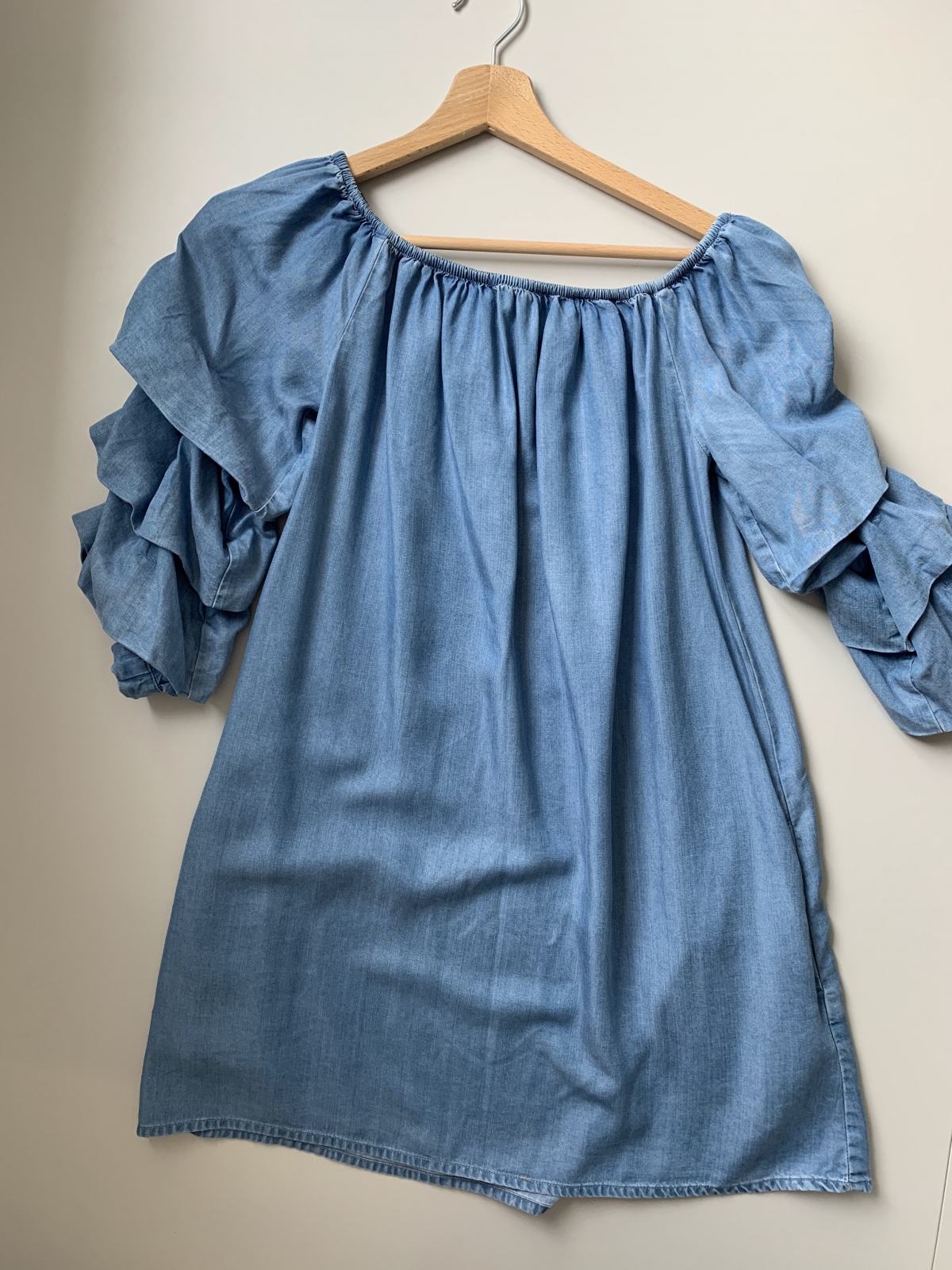 Zara oblekca S