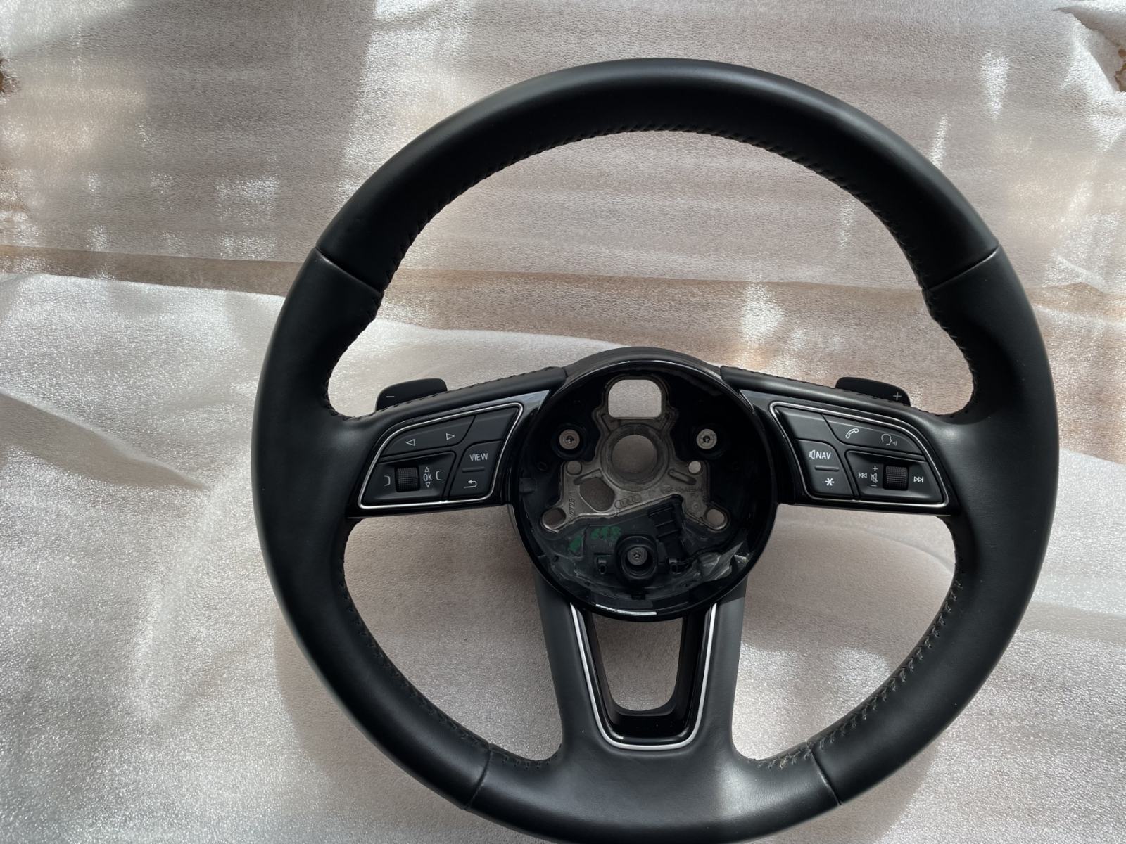 Audi volan A4/A5 8W/F5 usnjen - z F1 rocicami