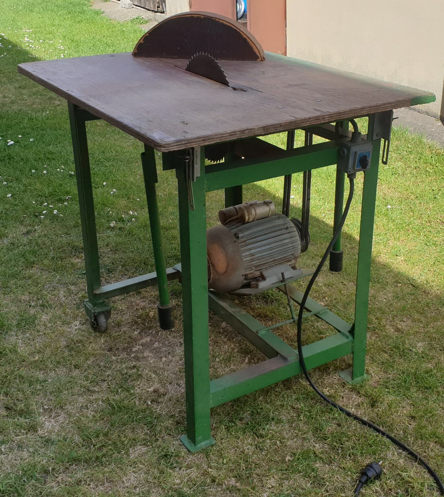 Cirkularka, krožna žaga odlična 220V 2,2kW