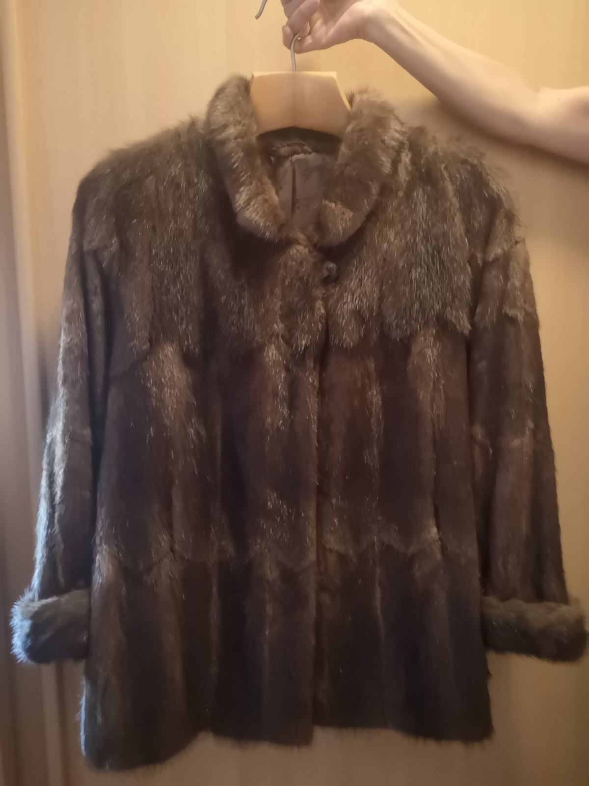 Plašč iz krzna nutrije