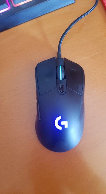 Logitech g403 z podlogo