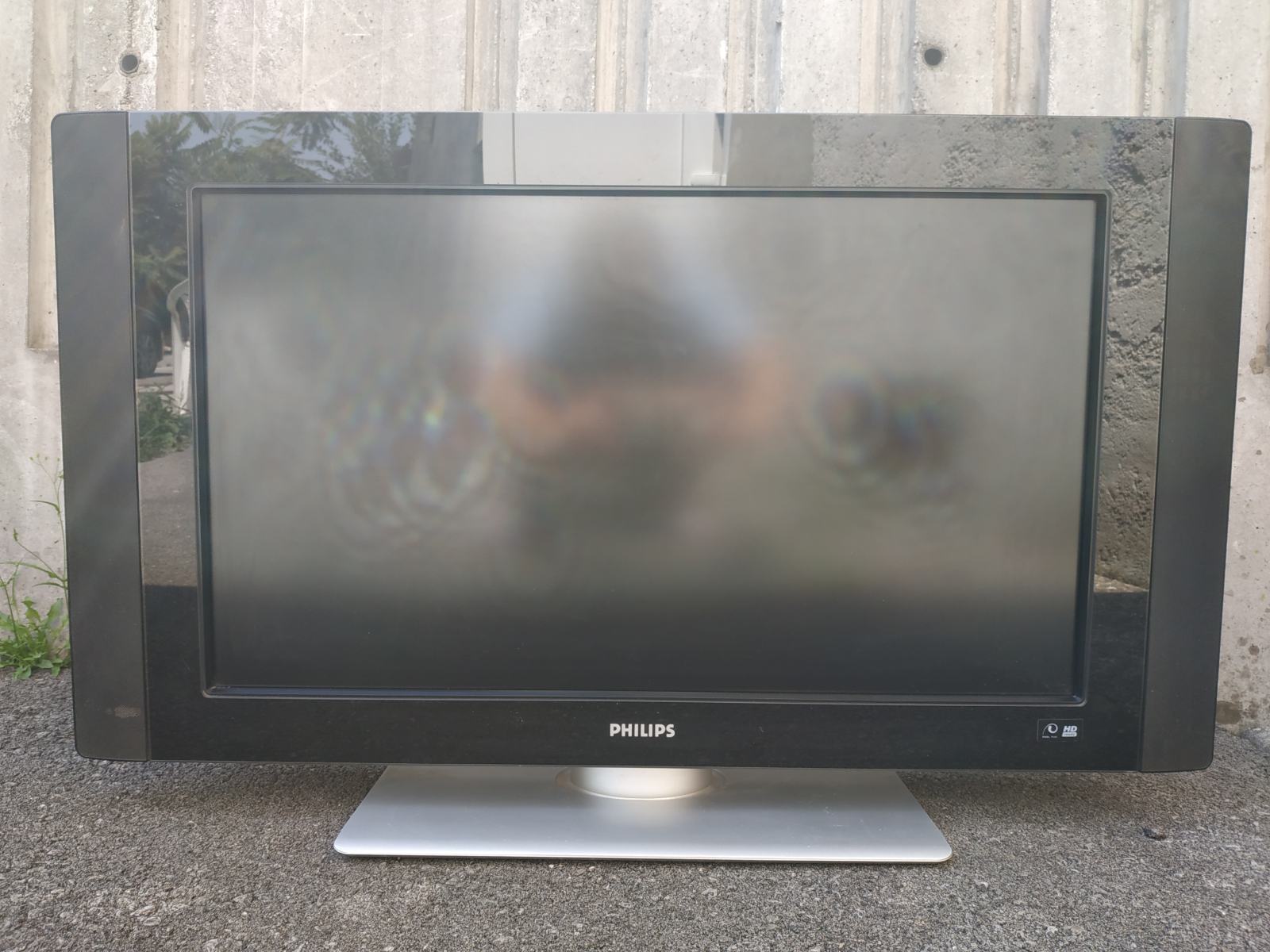 LCD TELEVIZOR PHILIPS