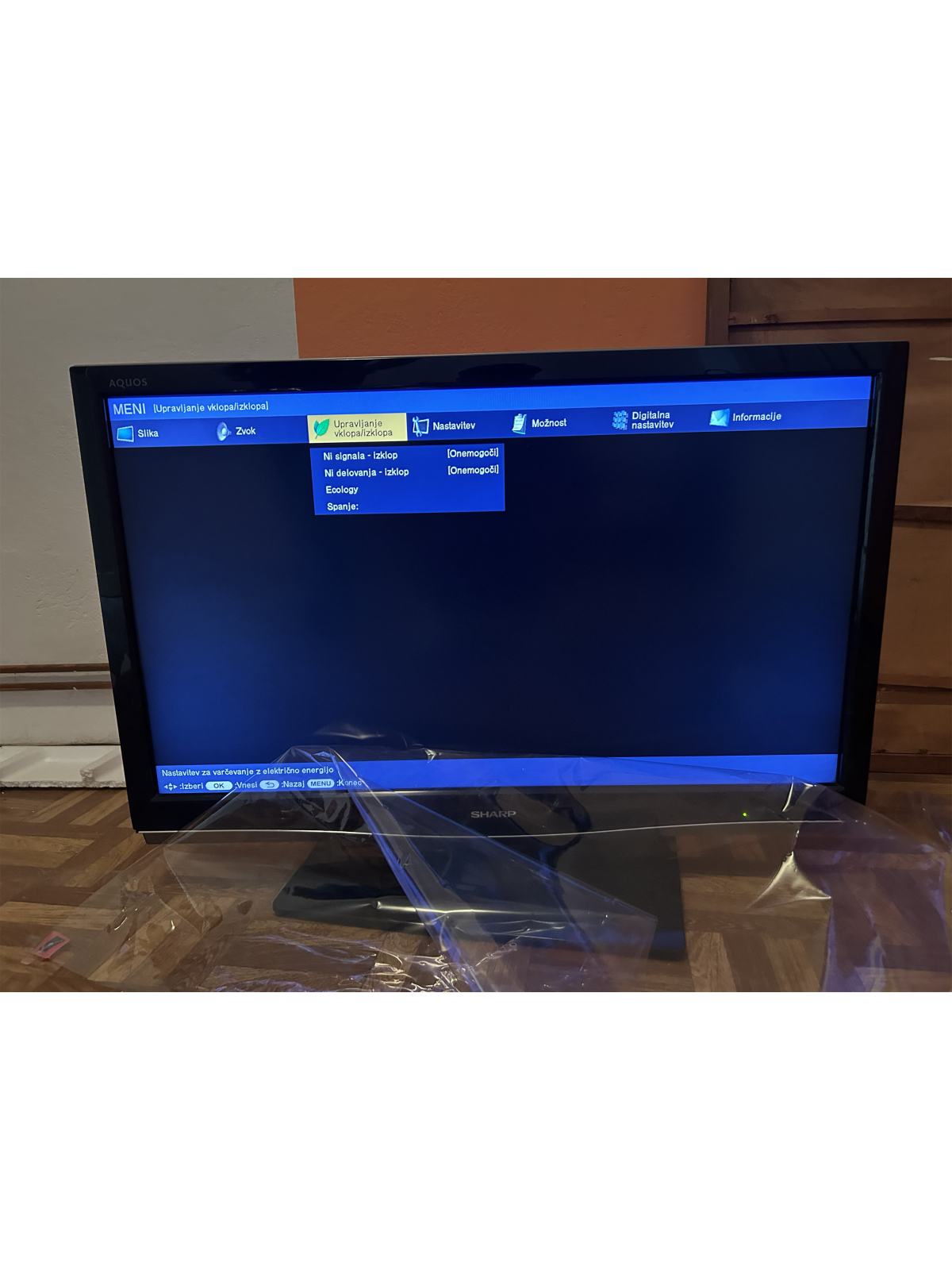 LCD Televizor Sharp Aquos LC-37X20E – HDMI, SCART, VGA, brezhiben