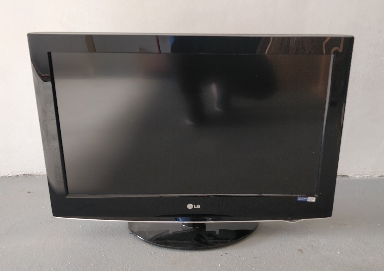 LG 32 LCD TV 32LH3000