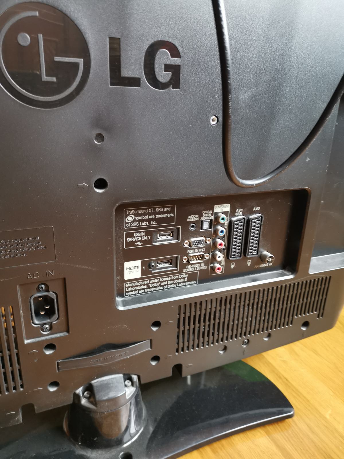 LG 32LH2000 32 LCD TV