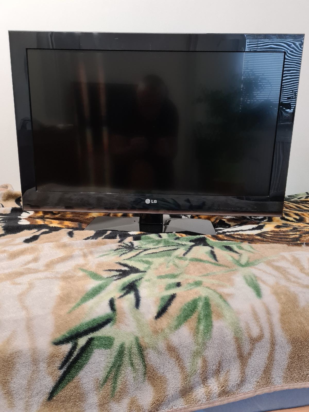 LG TV LCD diagonala 92cm deluje brezhibno