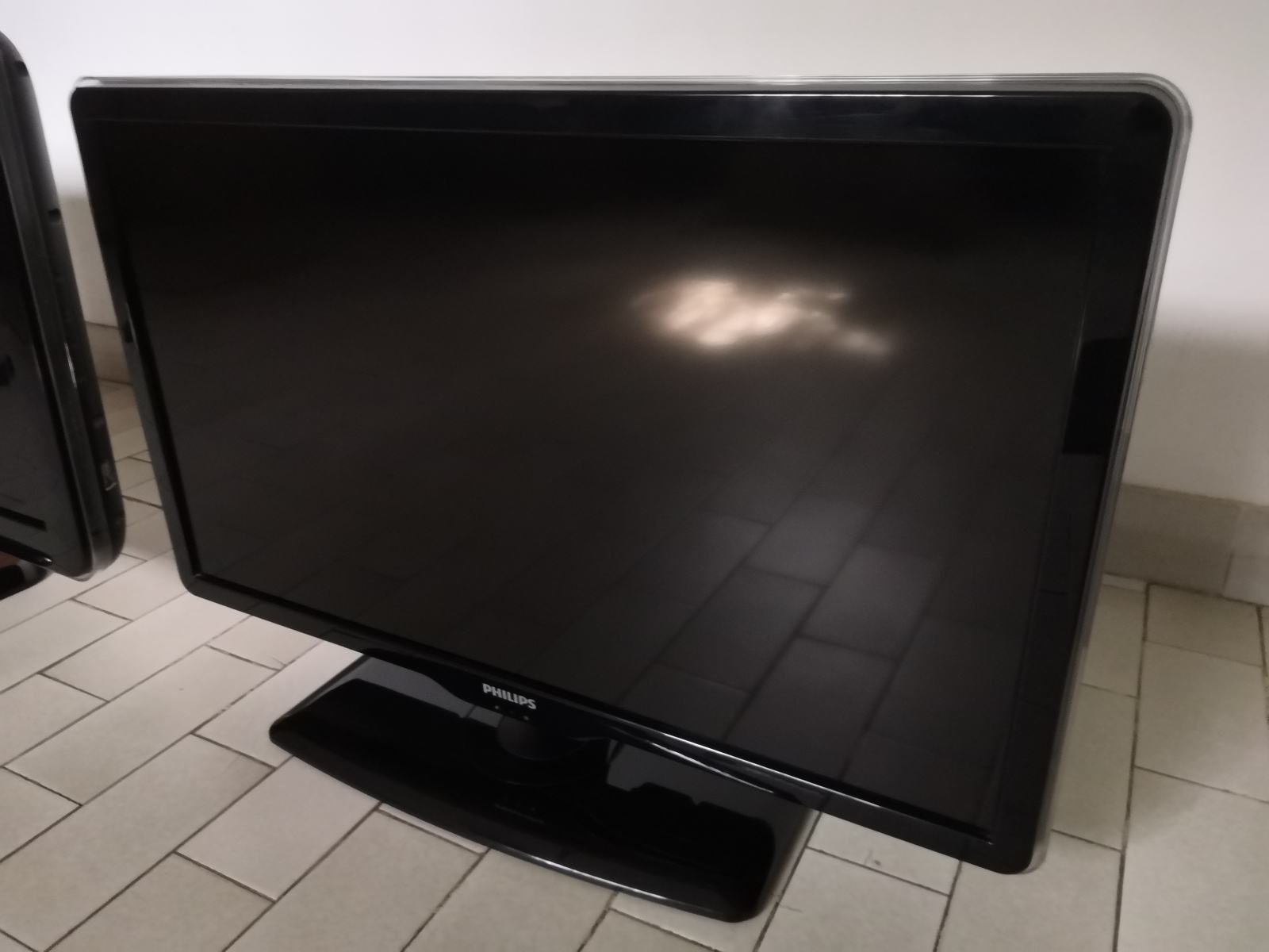 Philips 32 LCD TV sprejemnik 32PFL7404H