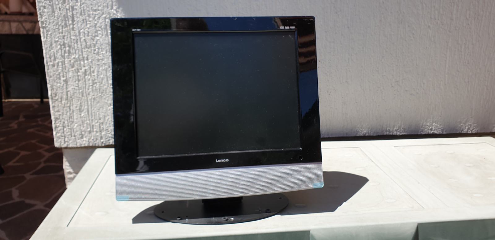 Podarim Lenco 15 inch lcd tv in monitor