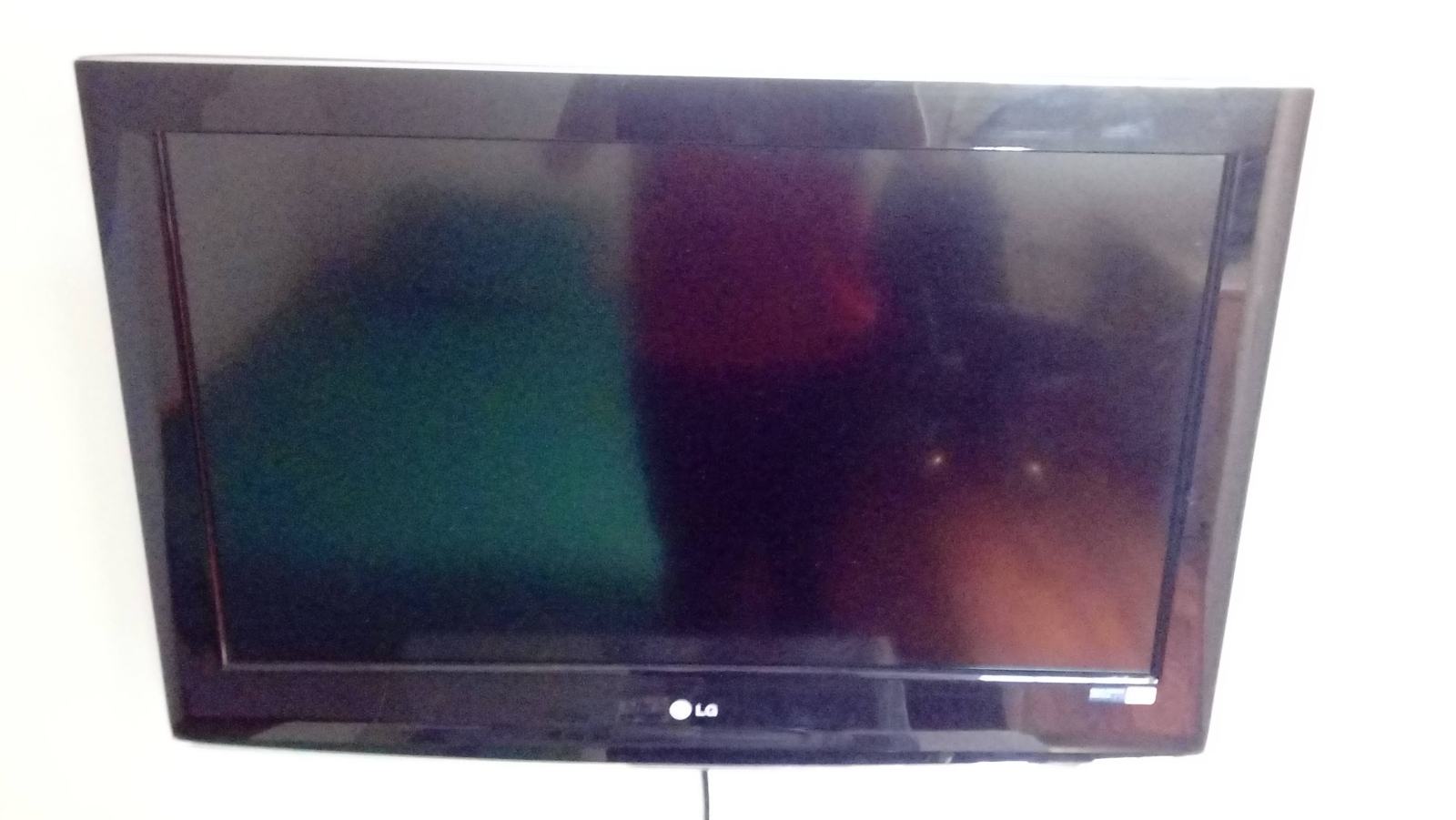 Prodam dobro ohranjen LCD tv LG 32LH3000 (FULLHD)