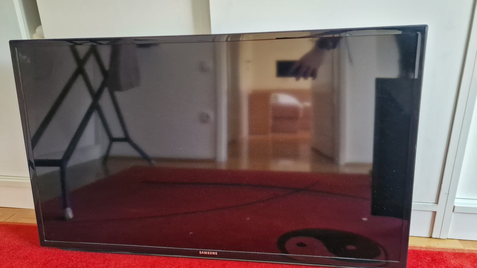 Prodam Samsung Full HD tv 101 cm v diagonalo