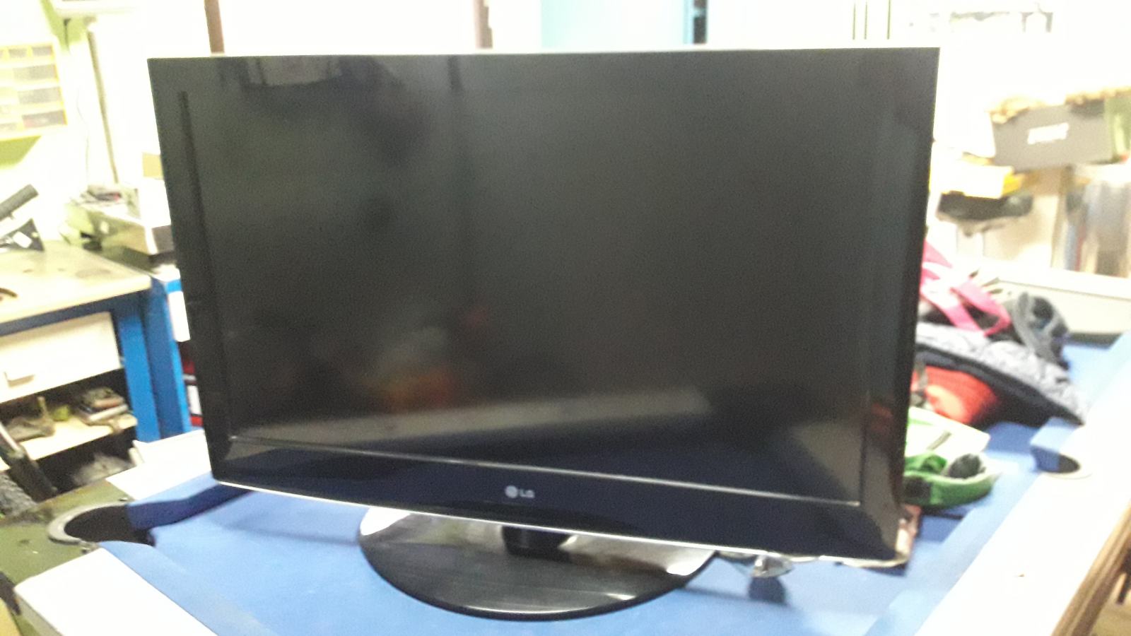 Televizija LG 37LH3000