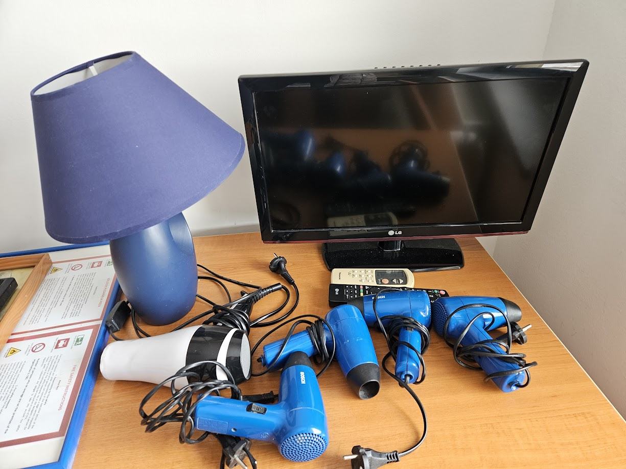 TV LCD 22 LG 22LD350 13 kom