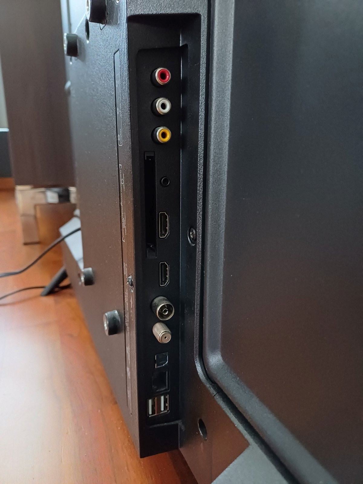 HISENSE LED TV 40 inch