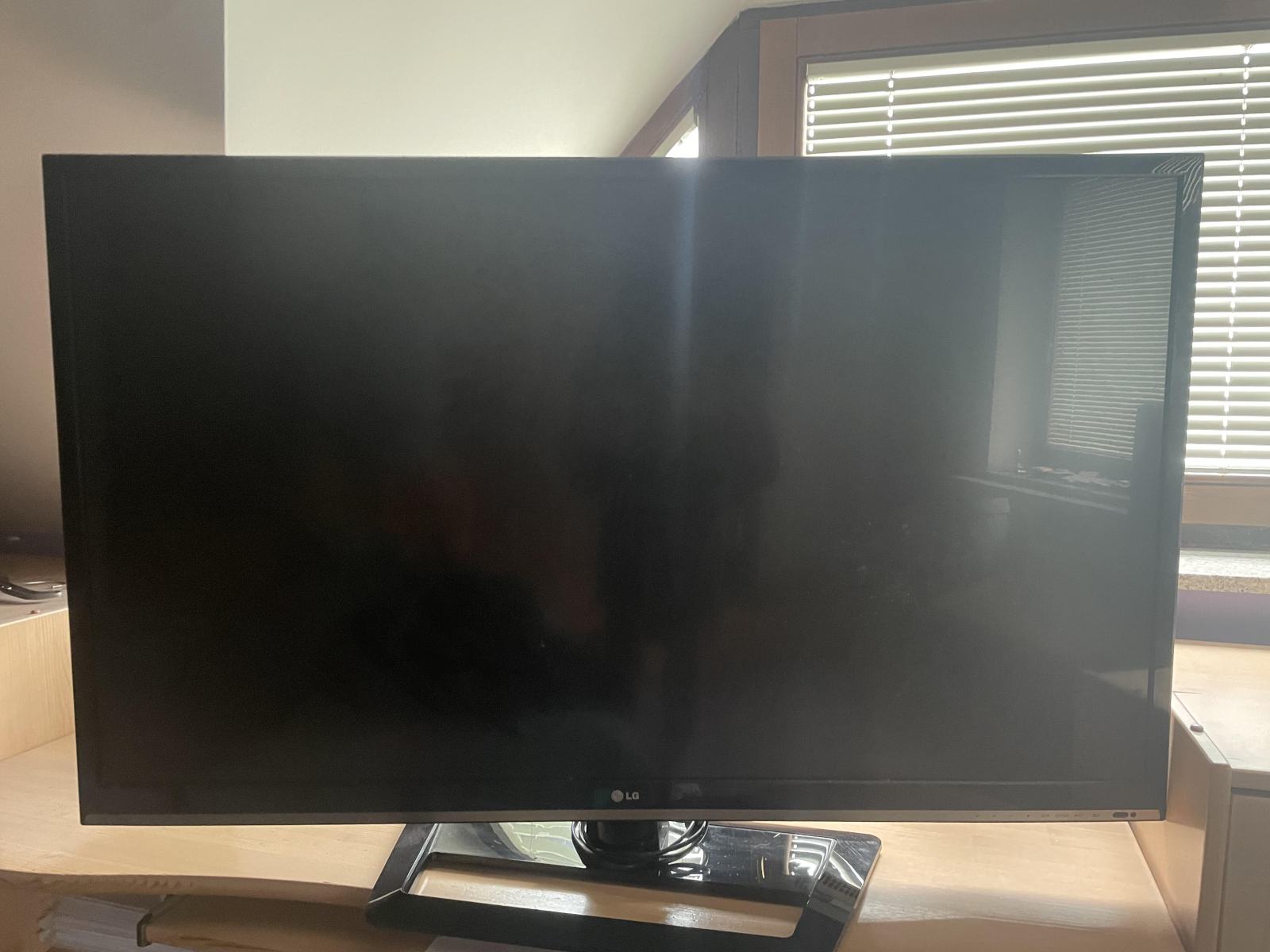 LG 42LS560S 107 cm (42 inch) TV (Full HD)