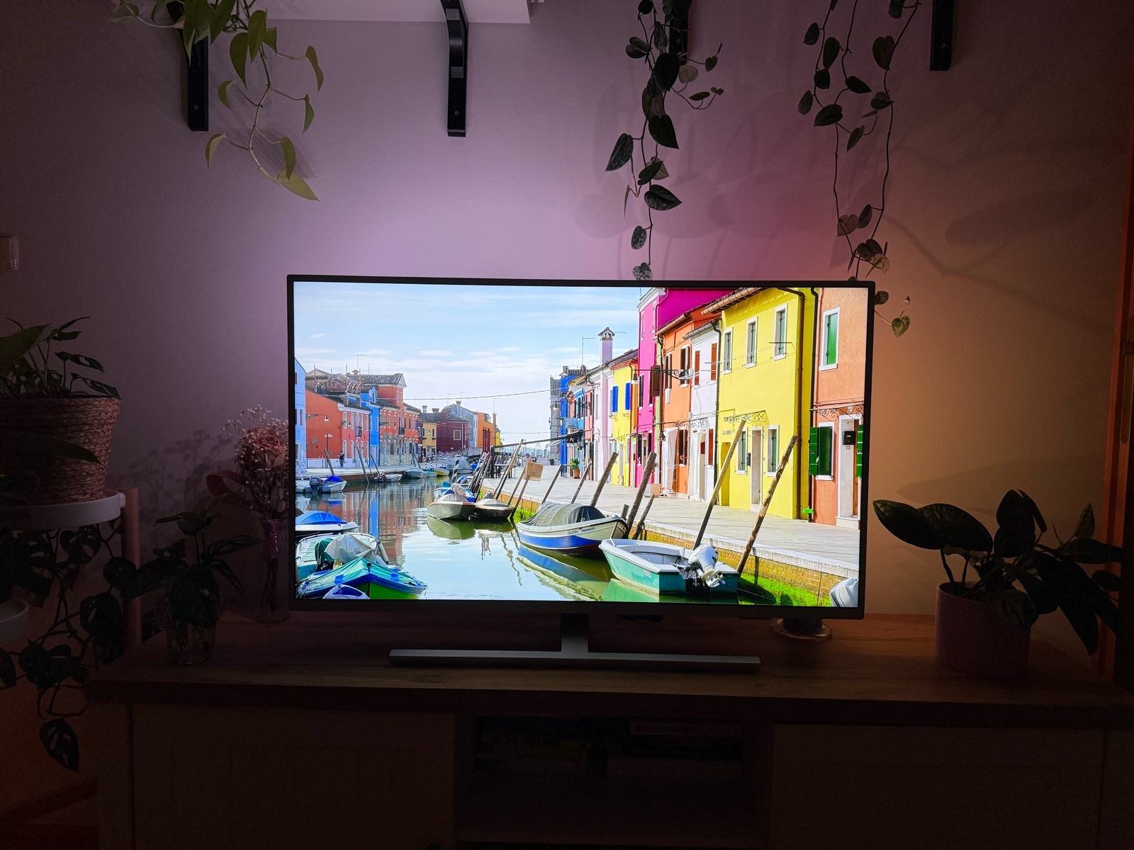 Phillips TV 4K UHD LED Android TV, The One 43” Ambient light (Big Bang