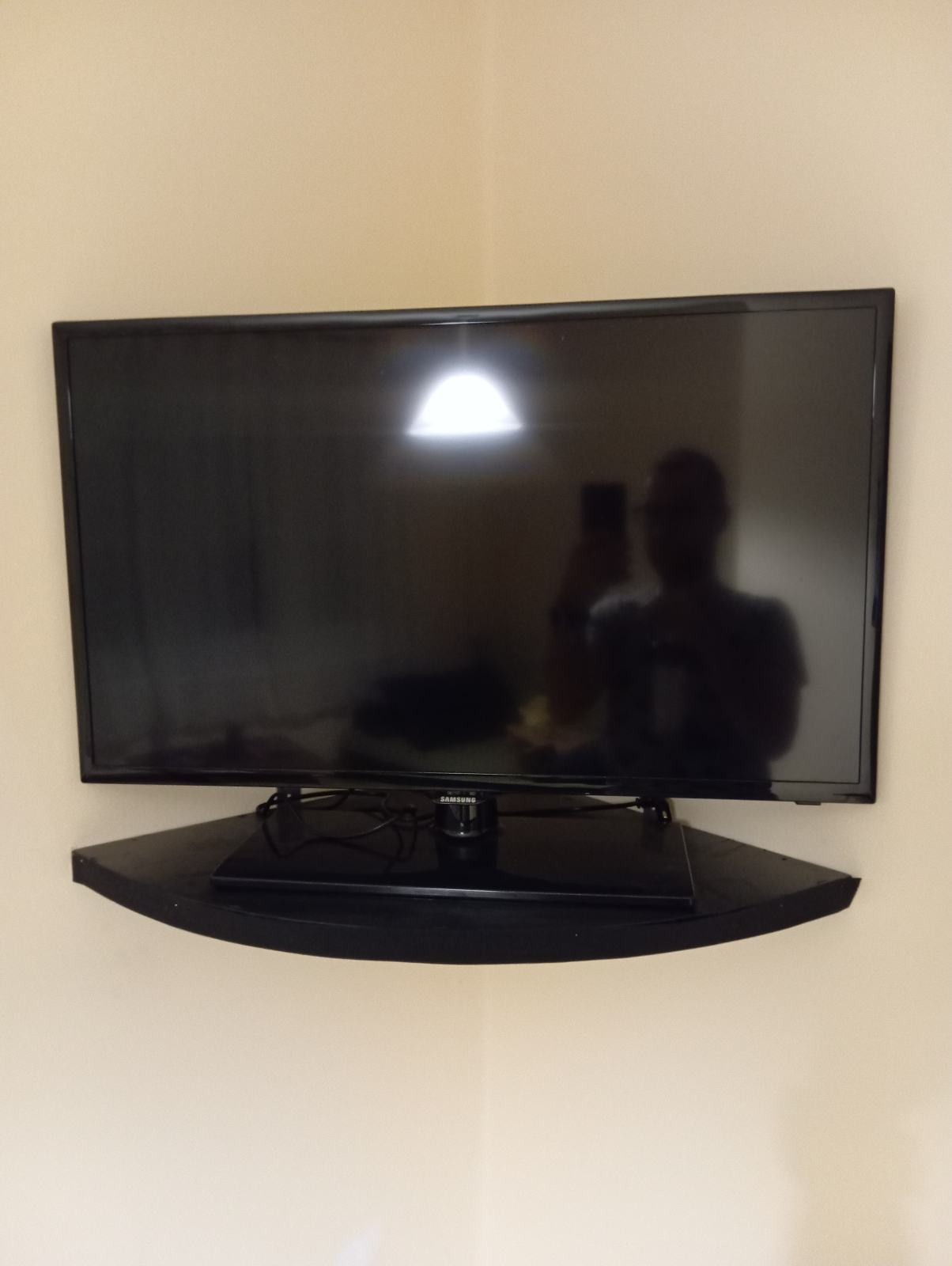 SAMSUNG LED32
